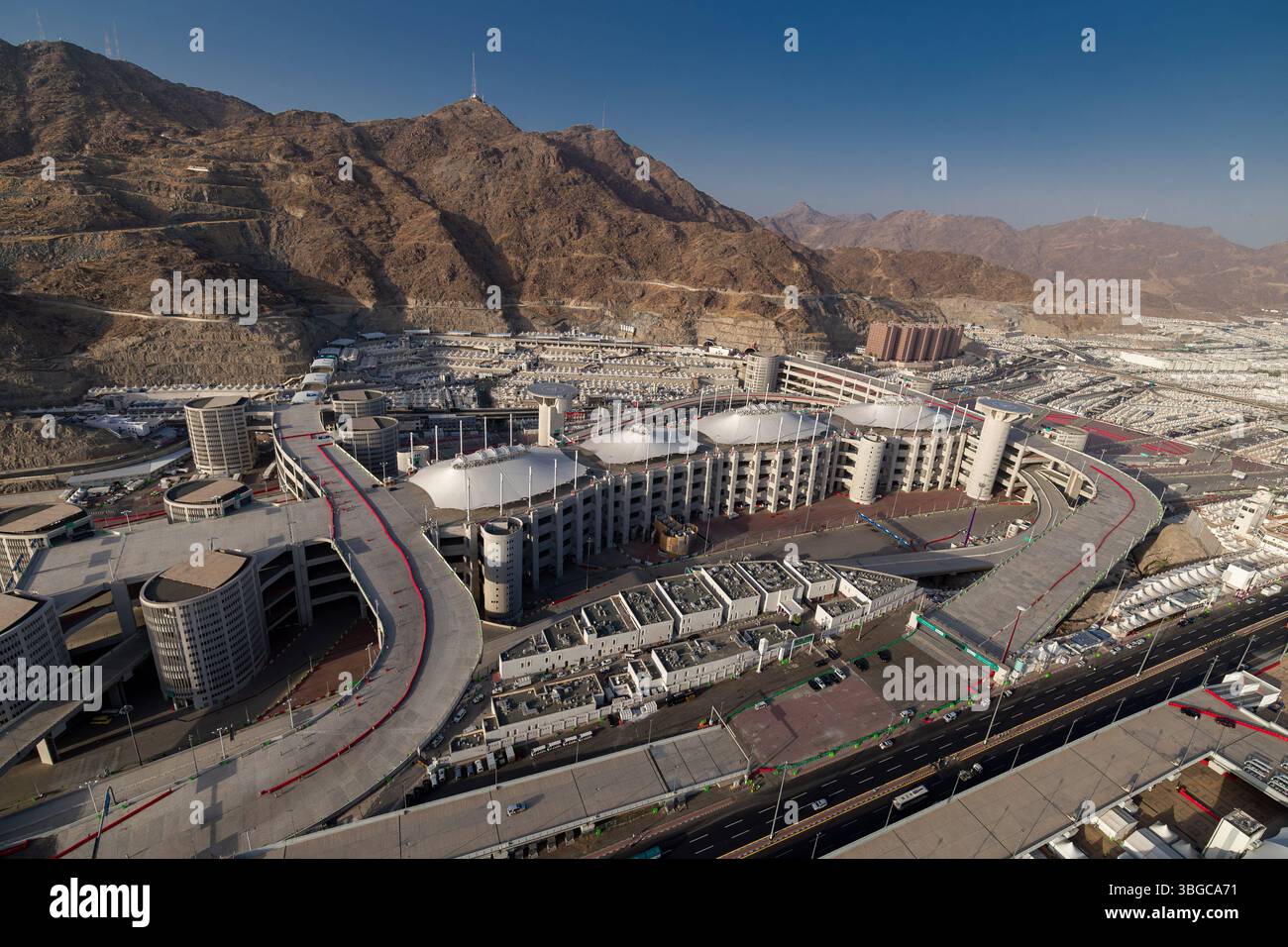 General views of the Grand Mosque, the Mina area, and Mount Arafat ...