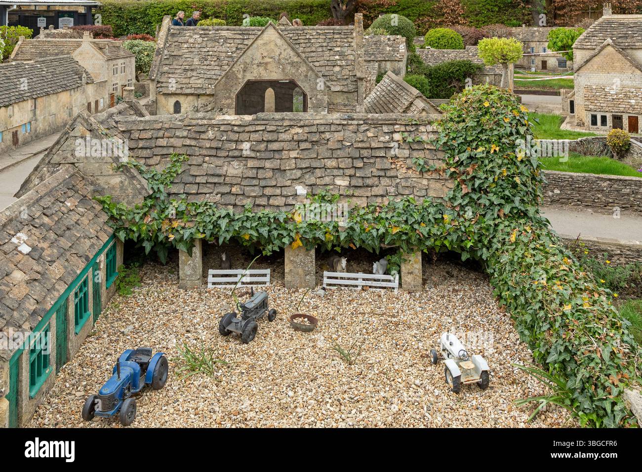 Buildings farm model village hi-res stock photography and images - Alamy