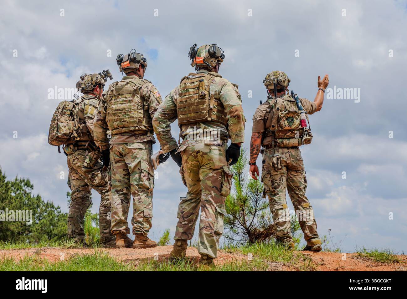 FORT JOHNSON, La. – Soldiers assigned to the 5th Special Forces Group ...