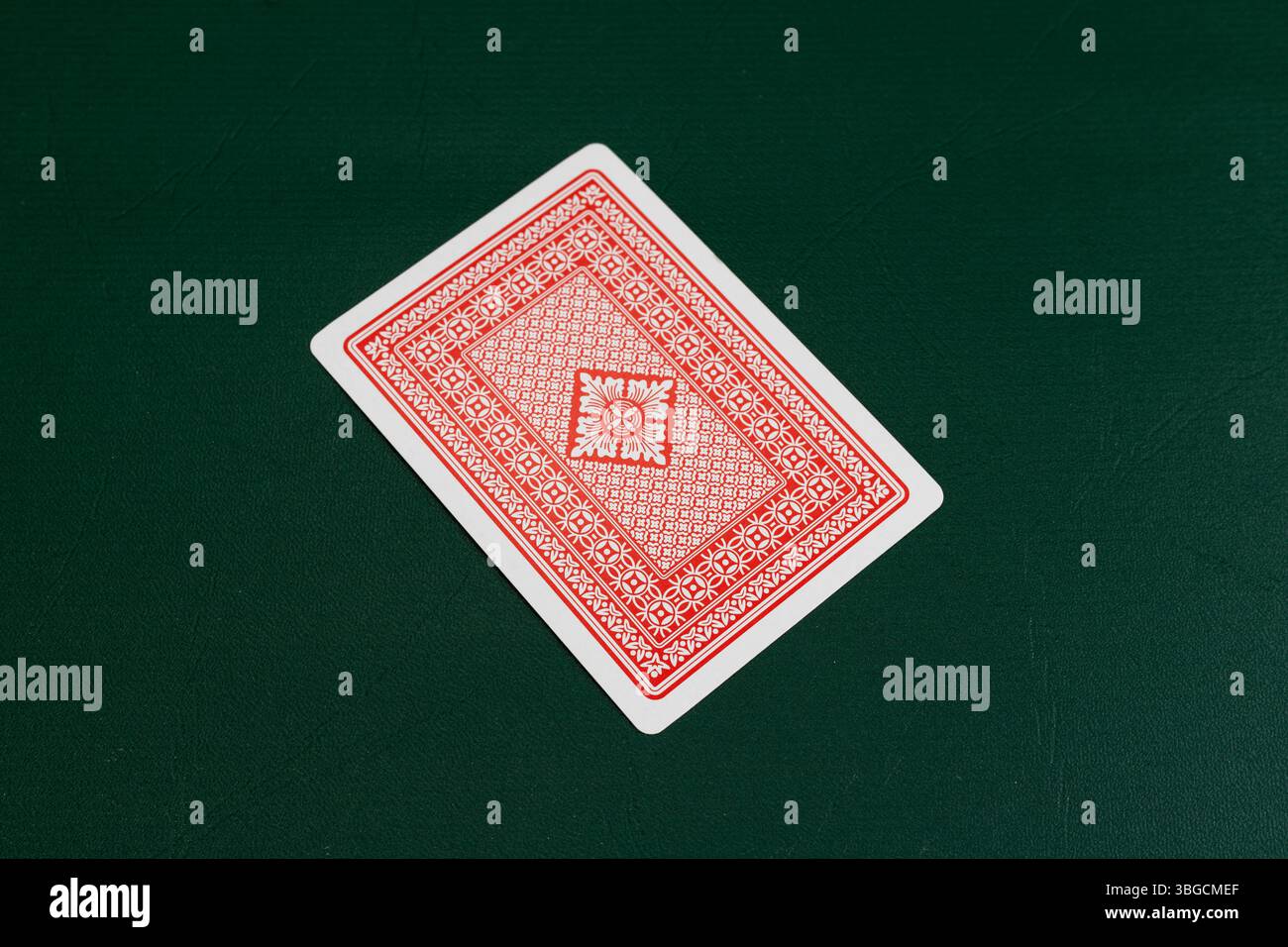 Playing card suits hand hi-res stock photography and images - Alamy