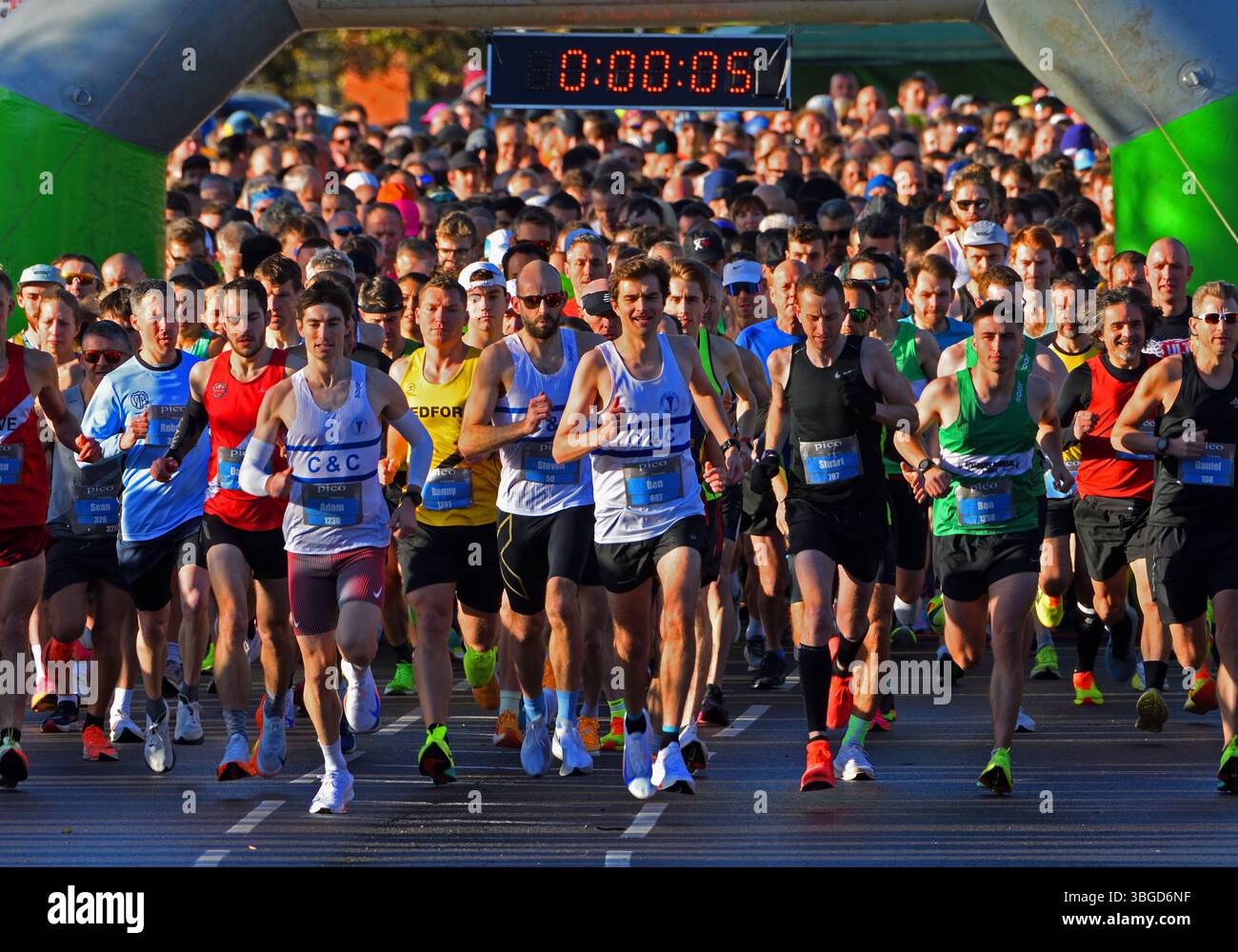 Outdoor marathon athletes hi-res stock photography and images - Alamy