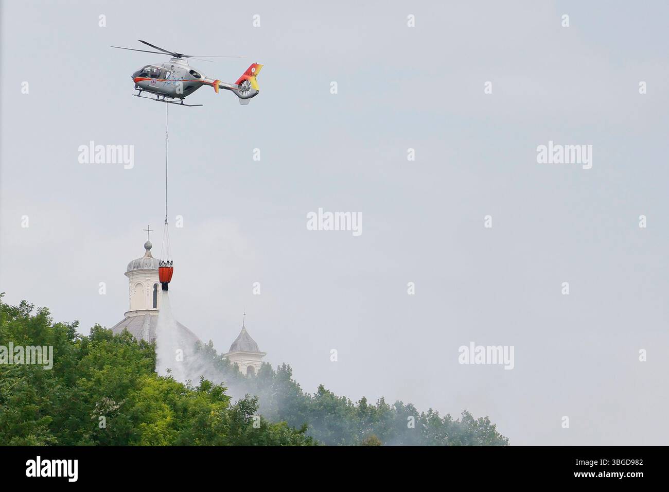 Incendio a Monte Mario— Roma — Italia — Giovedì 5 Giugno 2025 - Cronaca ...
