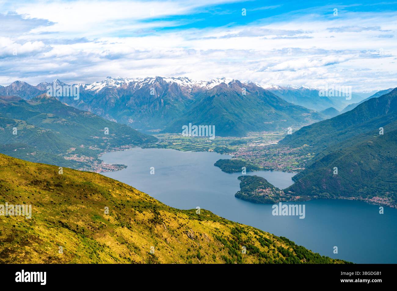 Panorama of Lake Como, showing the towns and mountains above it ...