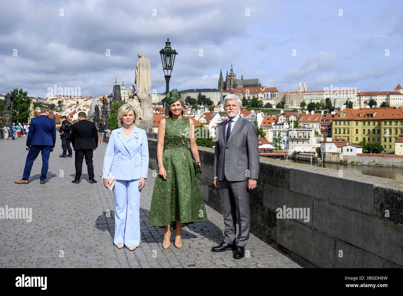 Praag, The Netherlands, 2025-06-05 09:06:03 PRAGUE, 05-06-2025, Charles BridgeKing Willem ...