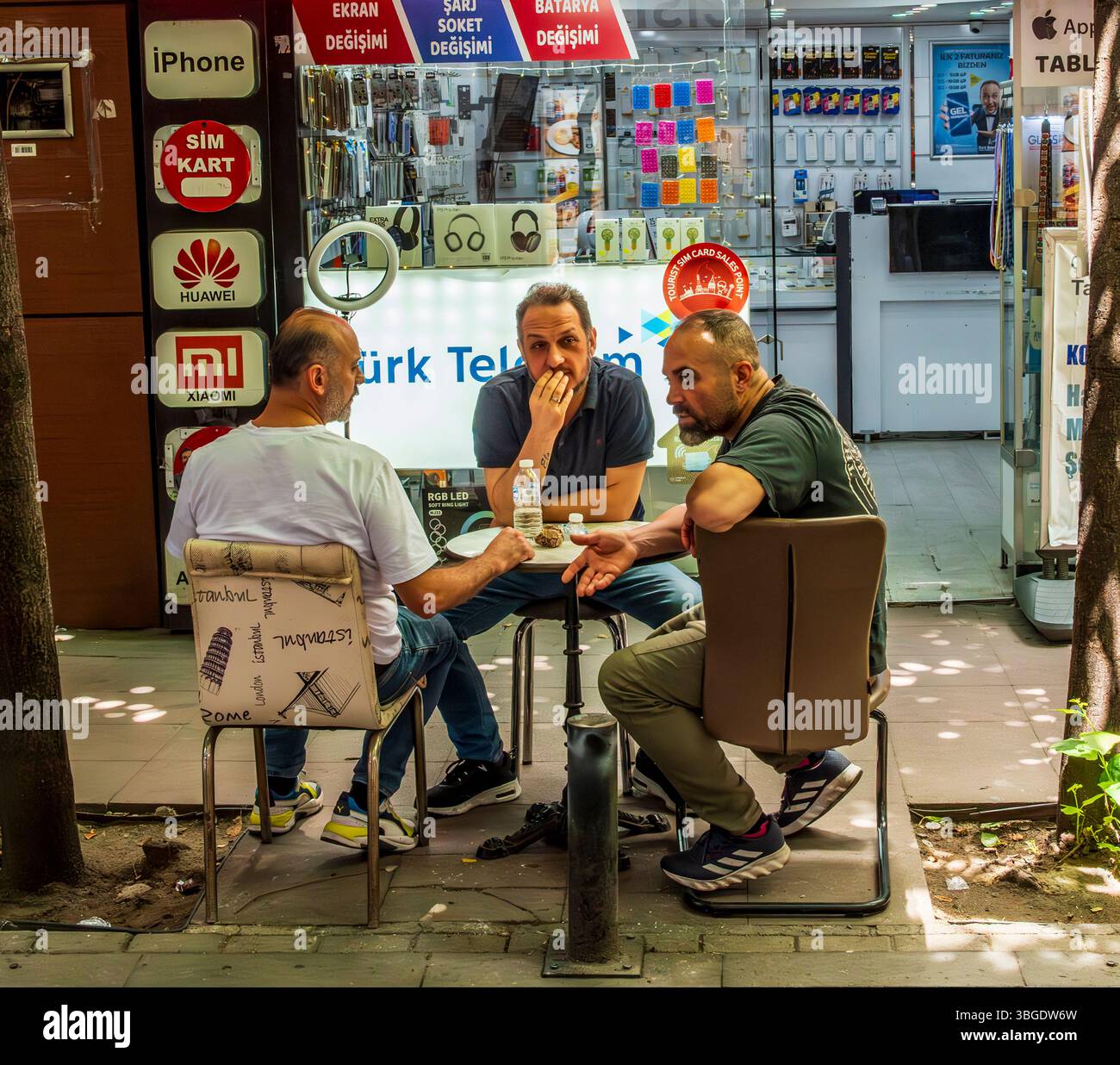 Cafe life in Ortakoy, Istanbul, Turkey Stock Photo - Alamy