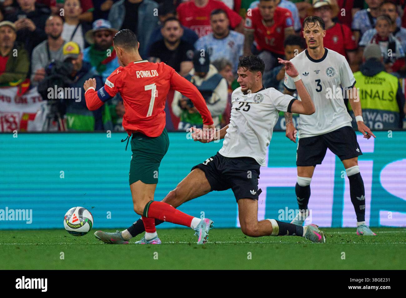 Cristiano Ronaldo, POR 7 compete for the ball, tackling, duel, header ...