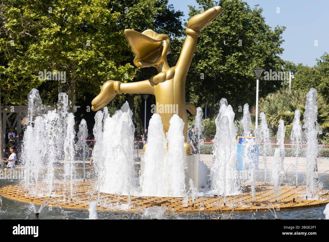 The water fountain feature at the entrance to Port Aventura World ...