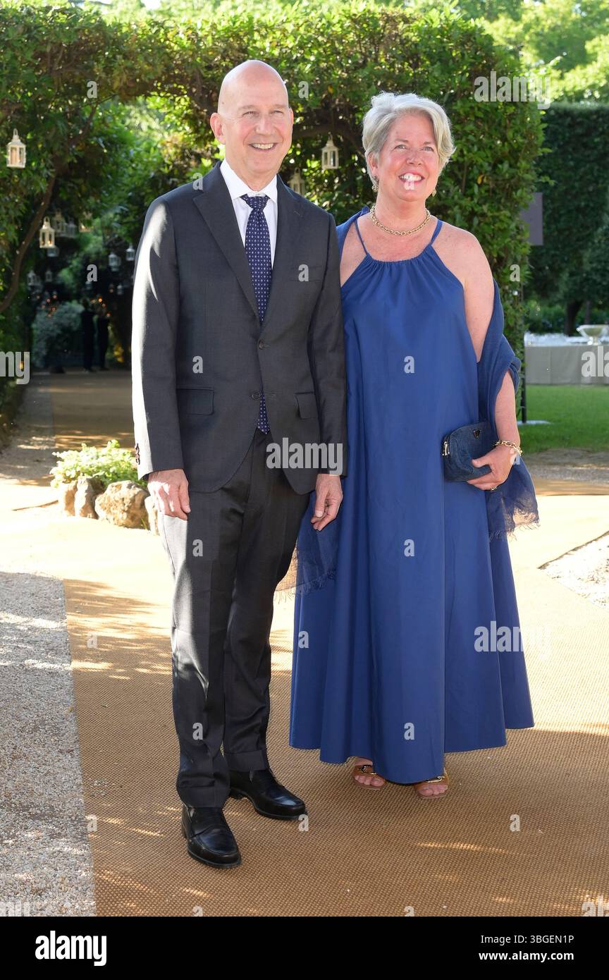 Jack Markell (l) and Carla Markell (r) attend the McKim Medal Gala 2025 ...