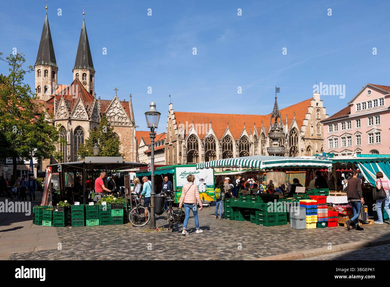 weekly market at the old town market, in front of St. Martini's Church ...