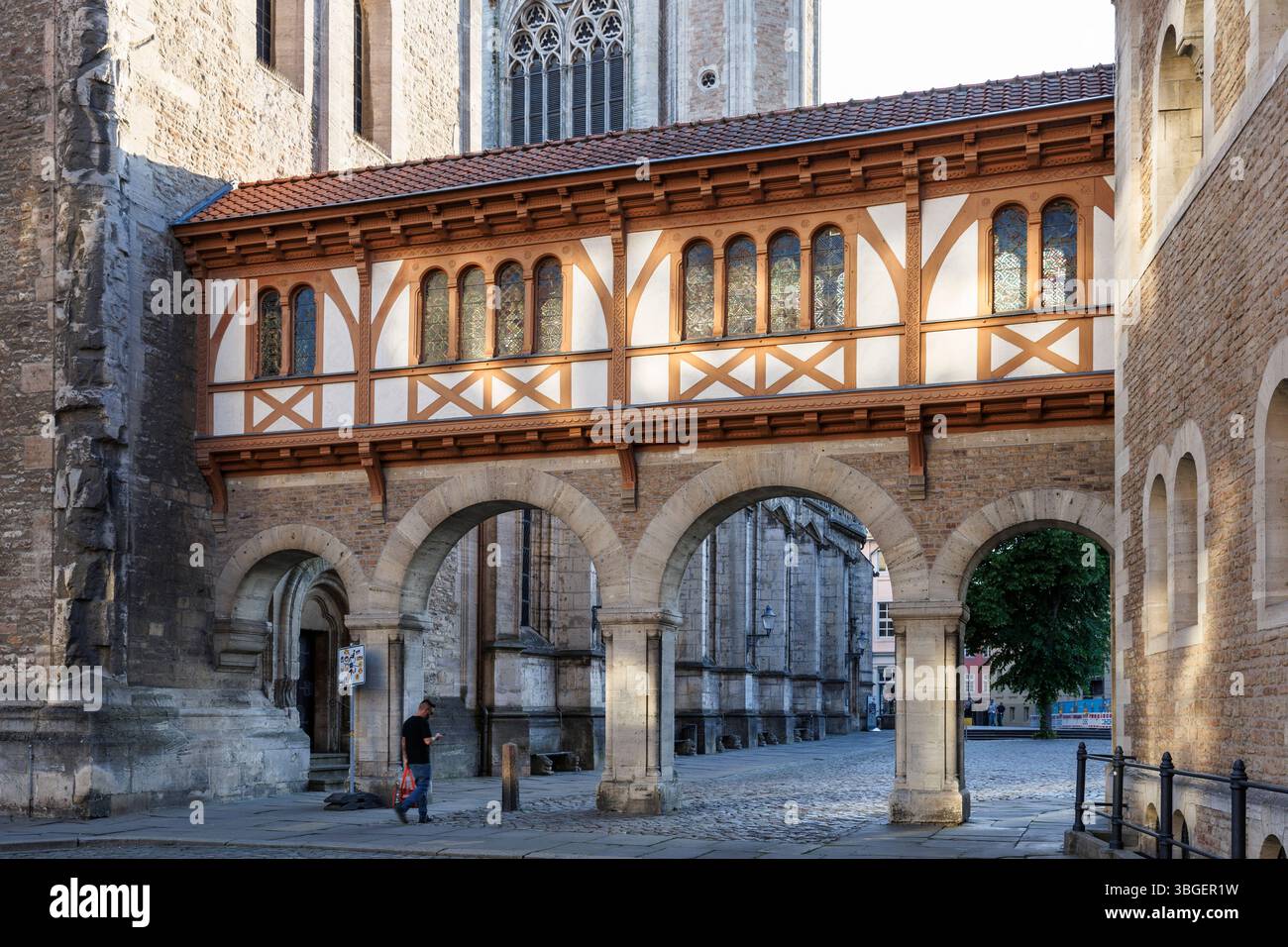 Burgplatz in the old town centre, bridge-like passageway from ...