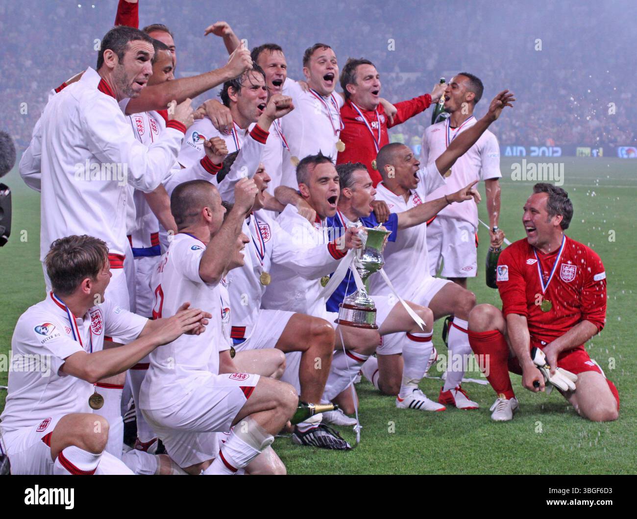 Mark owen and marvin humes hi-res stock photography and images - Alamy