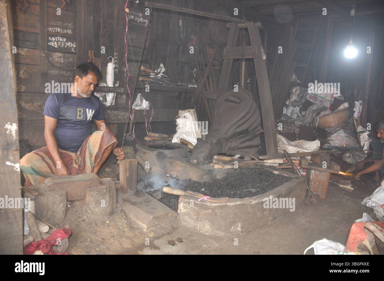 June 5, 2025, Dhaka, Dhaka, Bangladesh: June 5, 2025 Pirojpur Mathbaria Bangladesh:..Blacksmiths ...