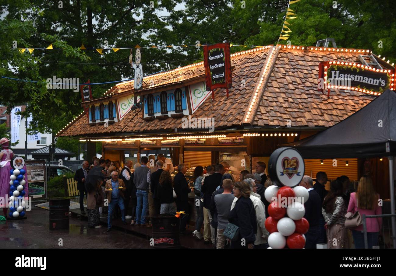 04.06.2025 Dreieichenhain Schausteller und Festfamilie Hausmann feiert ...