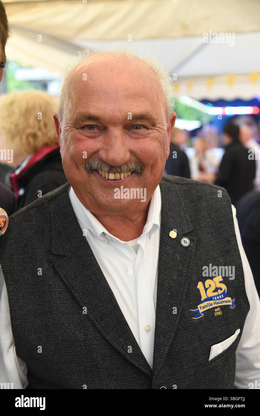 04.06.2025 Dreieichenhain Schausteller und Festfamilie Hausmann feiert ...