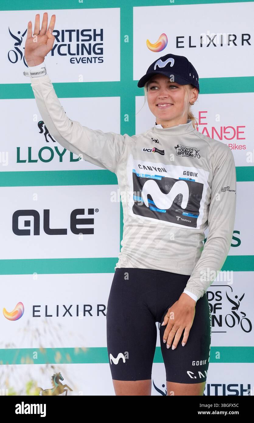 Cat Ferguson of Movistar Team celebrates winning Best Young Rider after ...