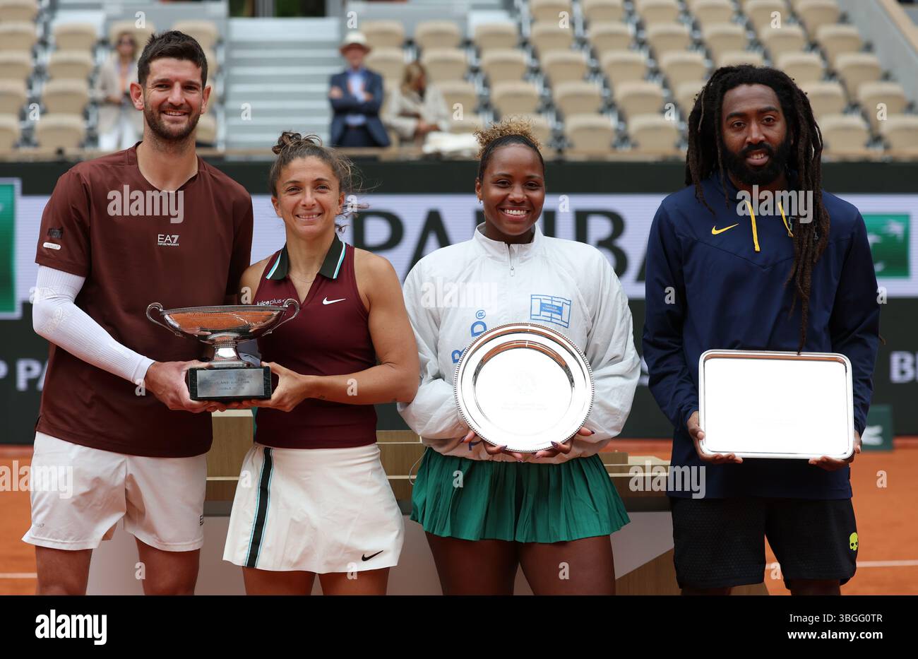 Paris, France. 5th June, 2025. Sara Errani(2nd L)/Andrea Vavassori(1st ...