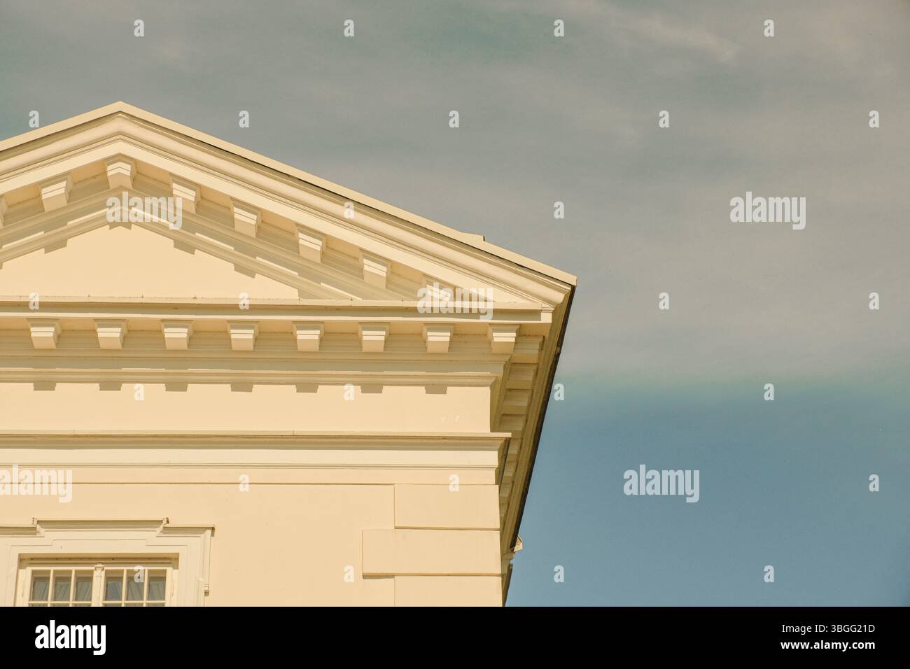 Historic pediment design hi-res stock photography and images - Alamy