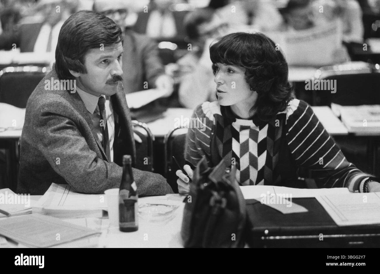Jürgen Möllemann und Ehefrau Carola auf dem Parteitag der FDP in Berlin, Deutschland 1987 Stock ...