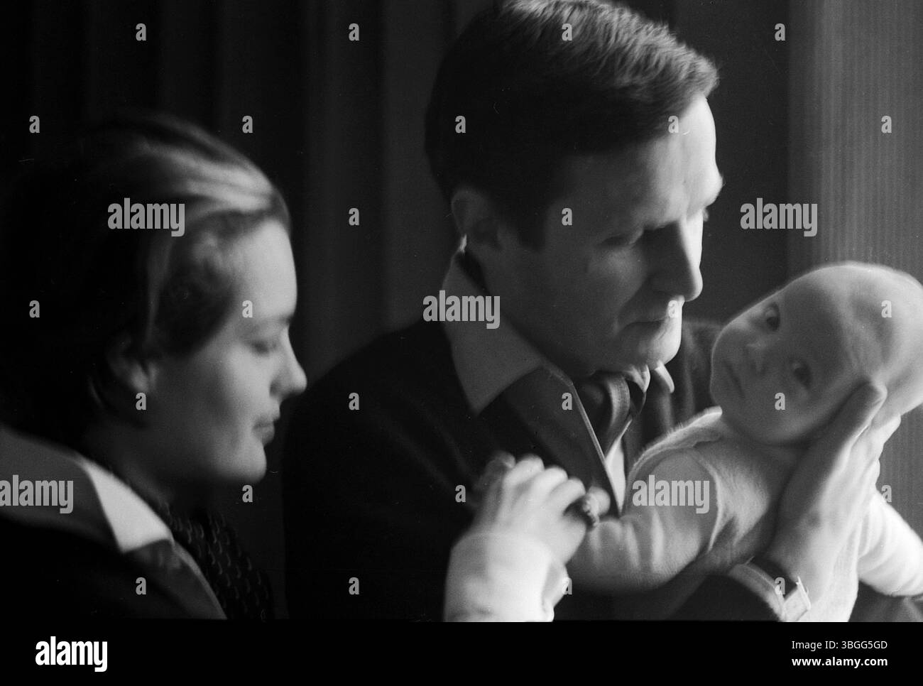 Westberlin, Februar 1967: Schauspielerin Romy Schneider mit Ehemann ...