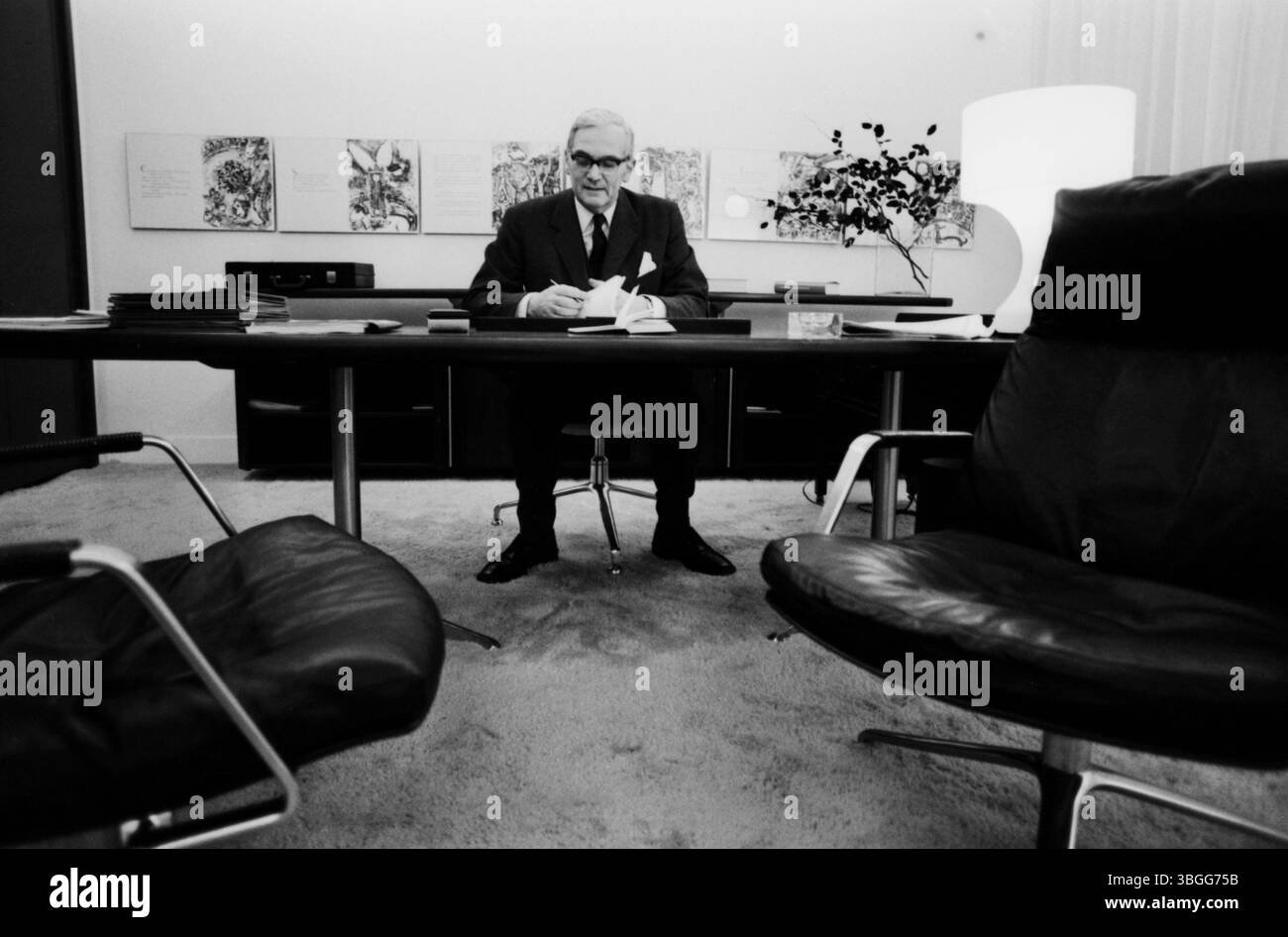 Moderne deutsche architektur Black and White Stock Photos & Images - Alamy