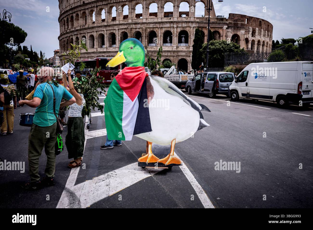 The Forest is on its way again ROME, ITALY - JUNE 5: Ex-Snia s Lake ...