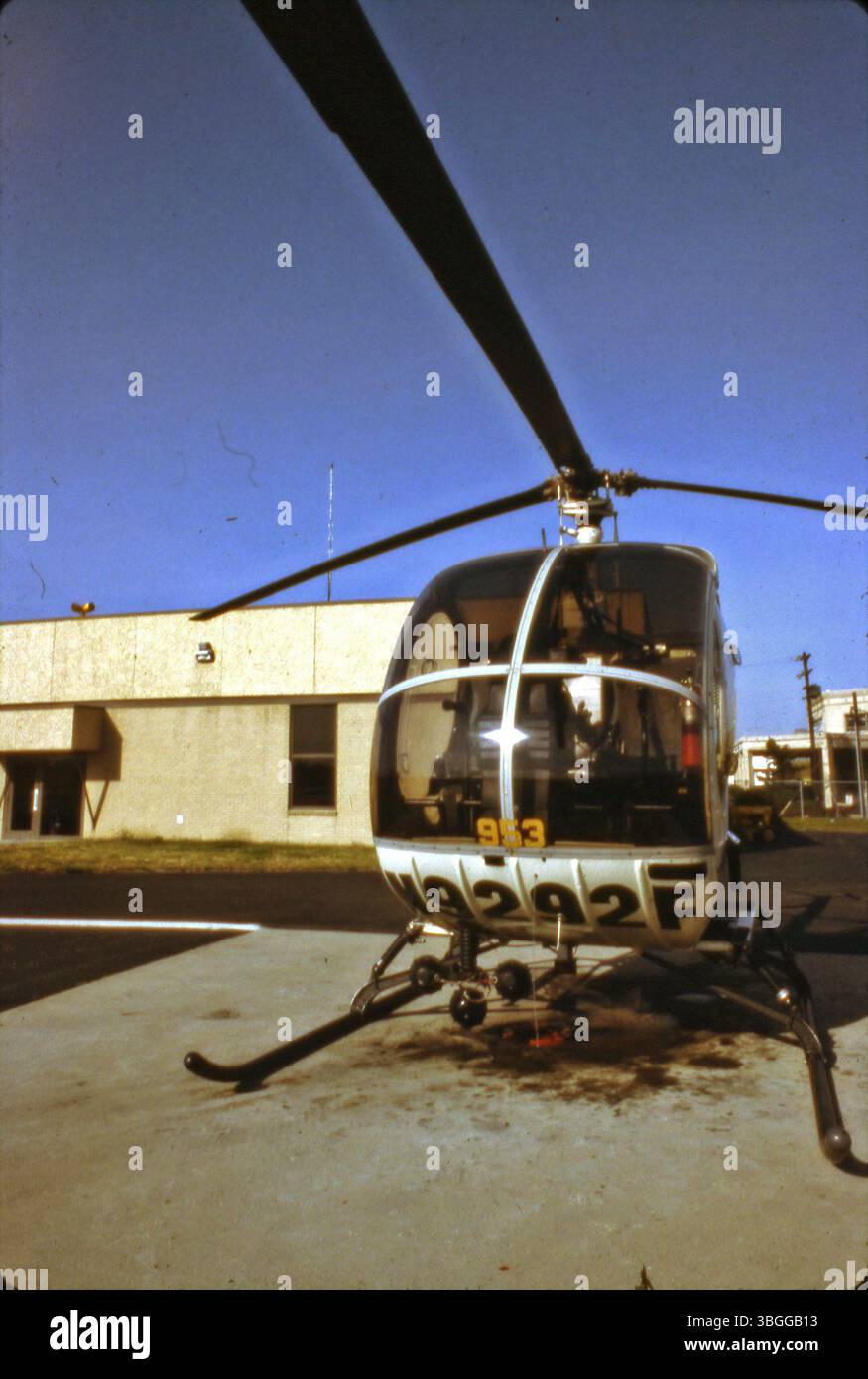 Small scale warehouse operations hi-res stock photography and images ...