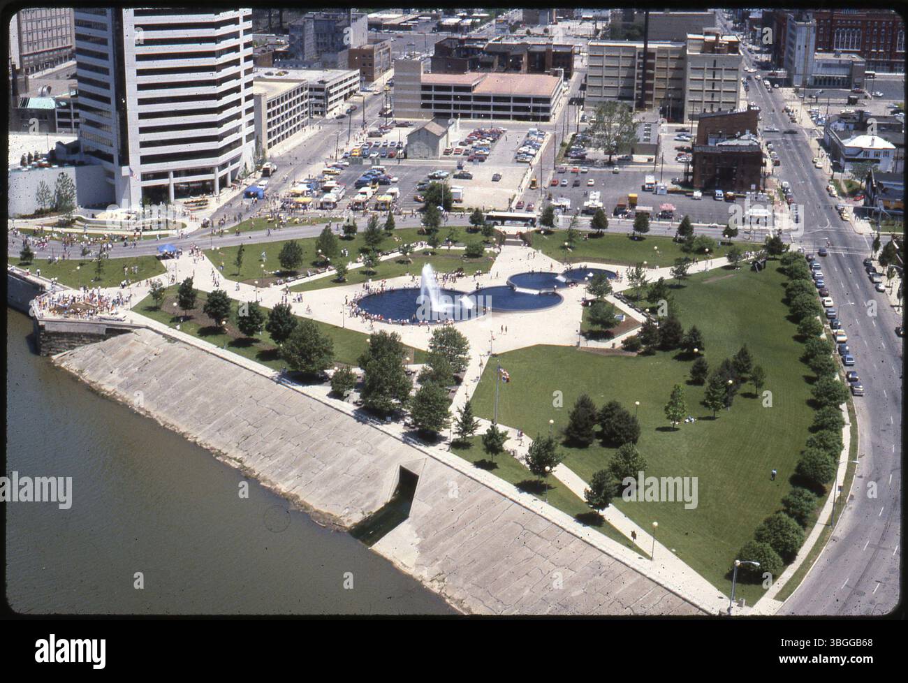 Bicentennial Park in 1984 viewed from the Scioto River looking east ...
