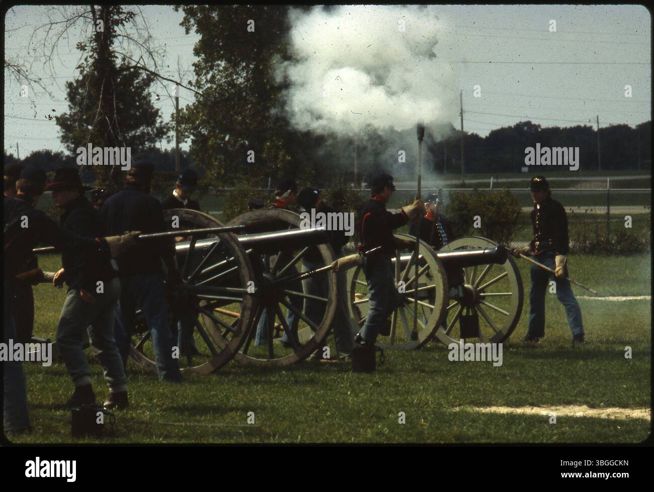 Cannon firing demonstrations hi-res stock photography and images - Alamy