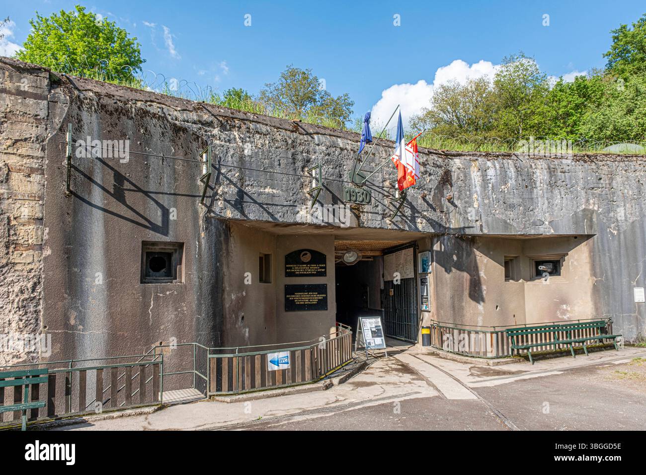 Bunker der ehemaligen Maginot-Linie im Elsass, hier der ...