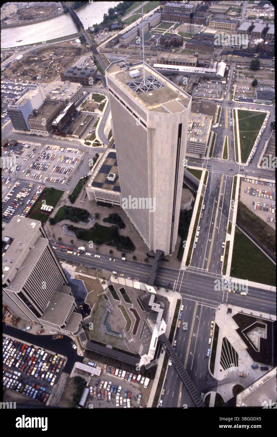 Aerial photograph from 1981 of One Nationwide Plaza, located at 263 ...