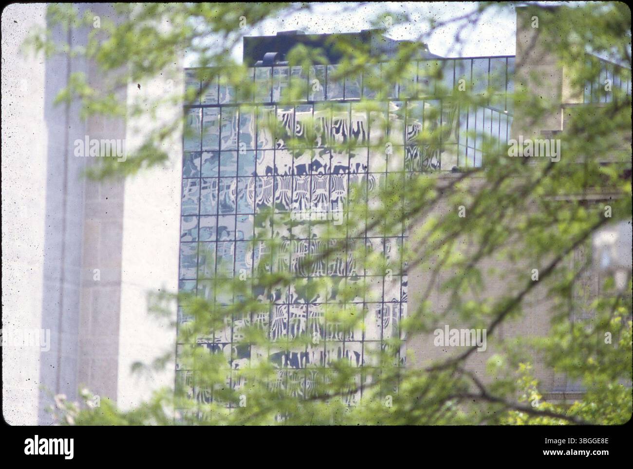 Photograph of the IBM Building, located at 140 East Town Street ...