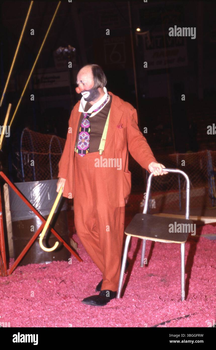 A clown in red pants and jacket performs during the 29th annual Aladdin ...