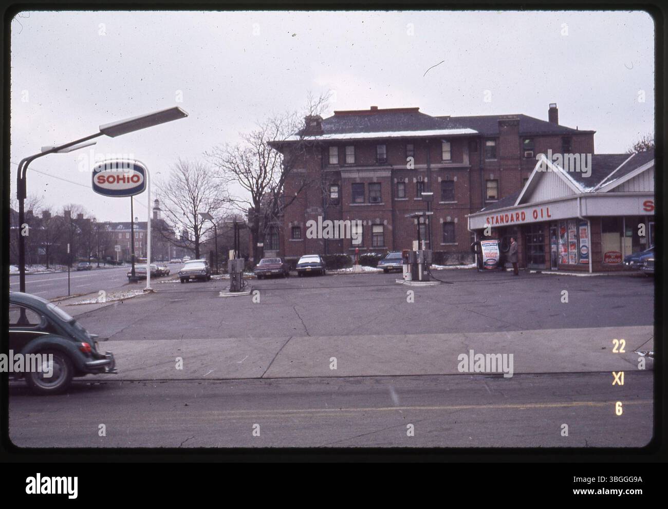 View of East Broad Street at Winner Avenue, showing the Sohio gas ...