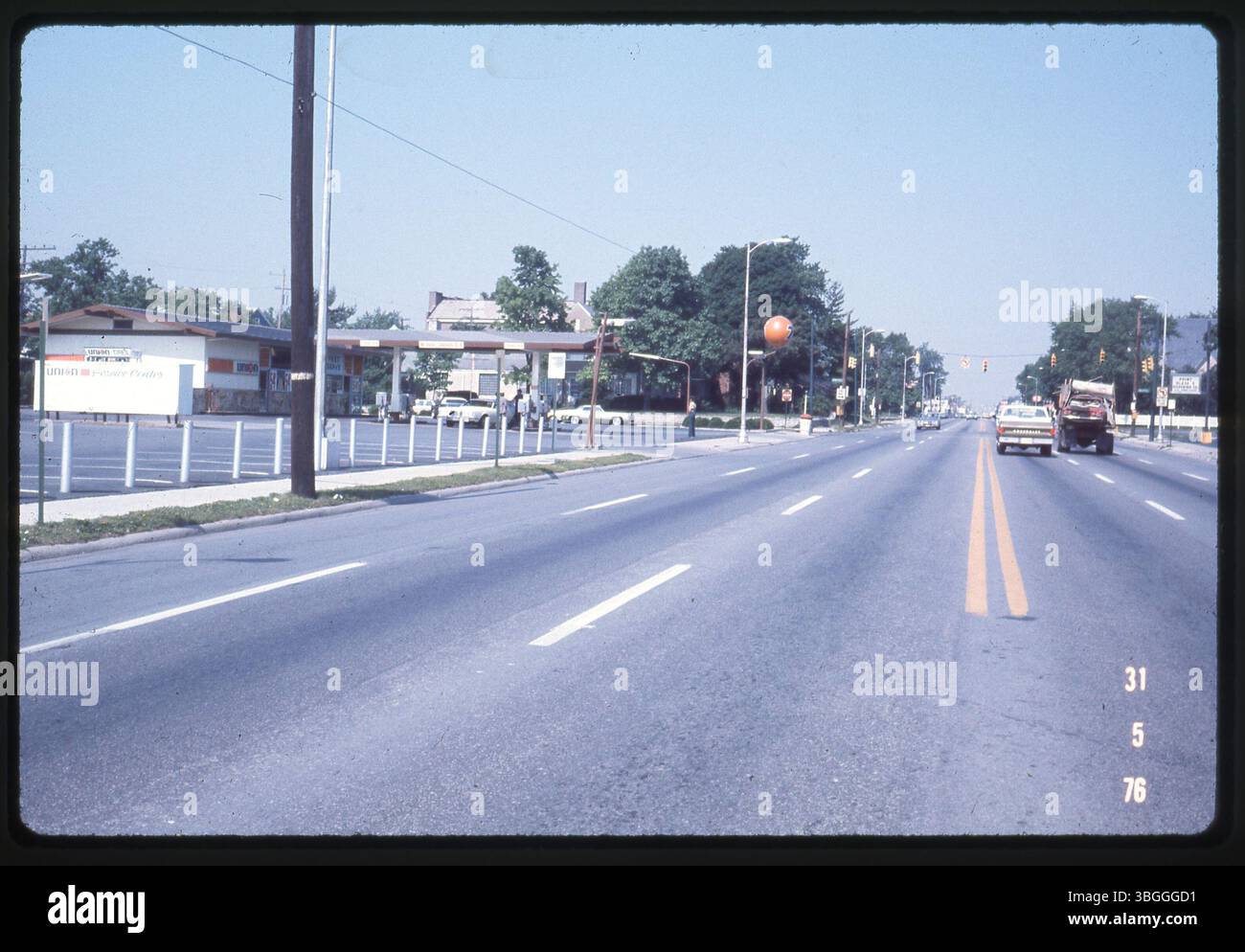 Union 76 gas station hi-res stock photography and images - Alamy