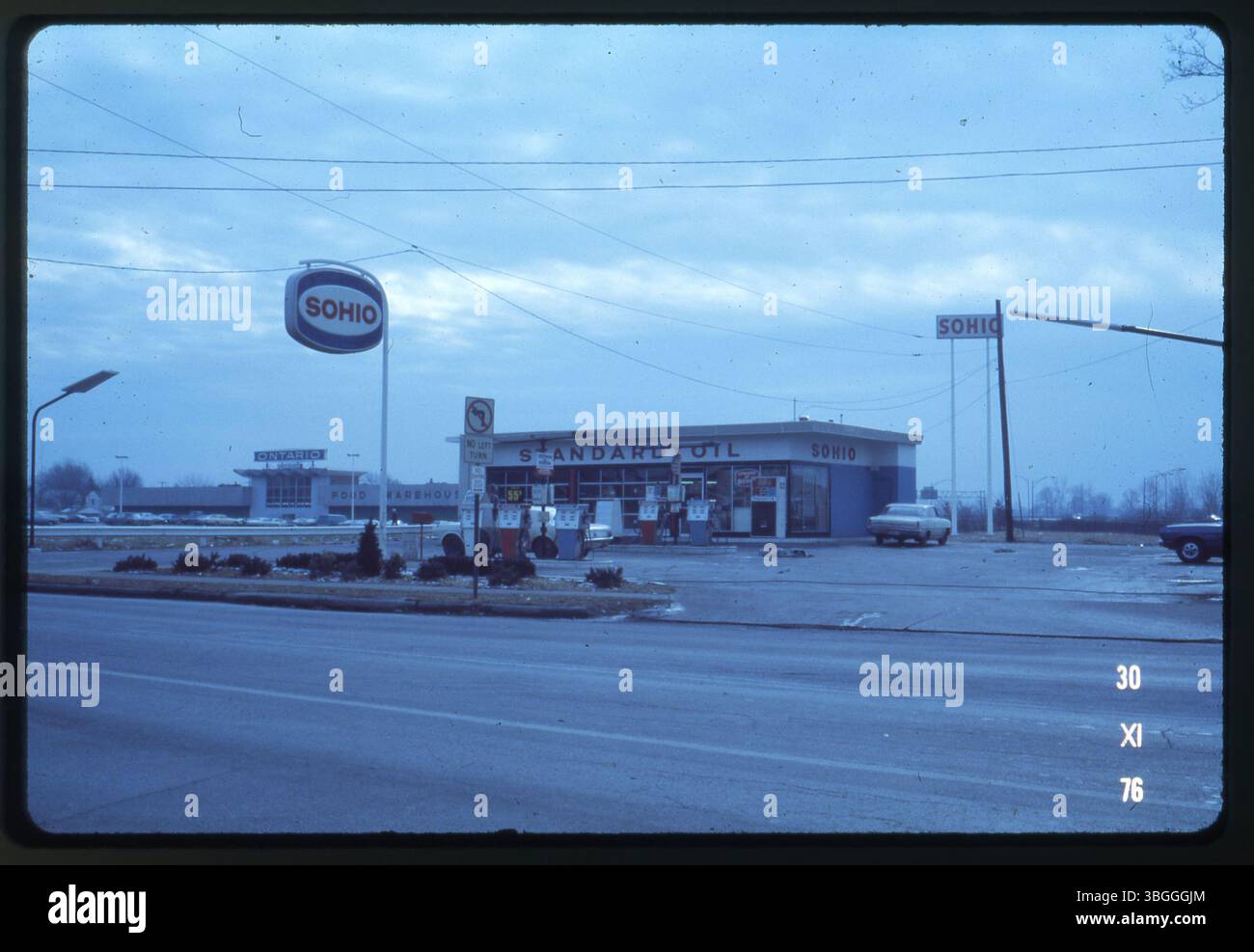 A view of Bartlett's Sohio (Standard Oil of Ohio) service station ...