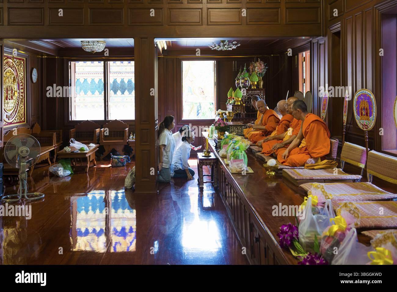 Wat Paknam Phasi Charoen, Thonburi, Bangkok, Thailand, Asia Stock Photo - Alamy