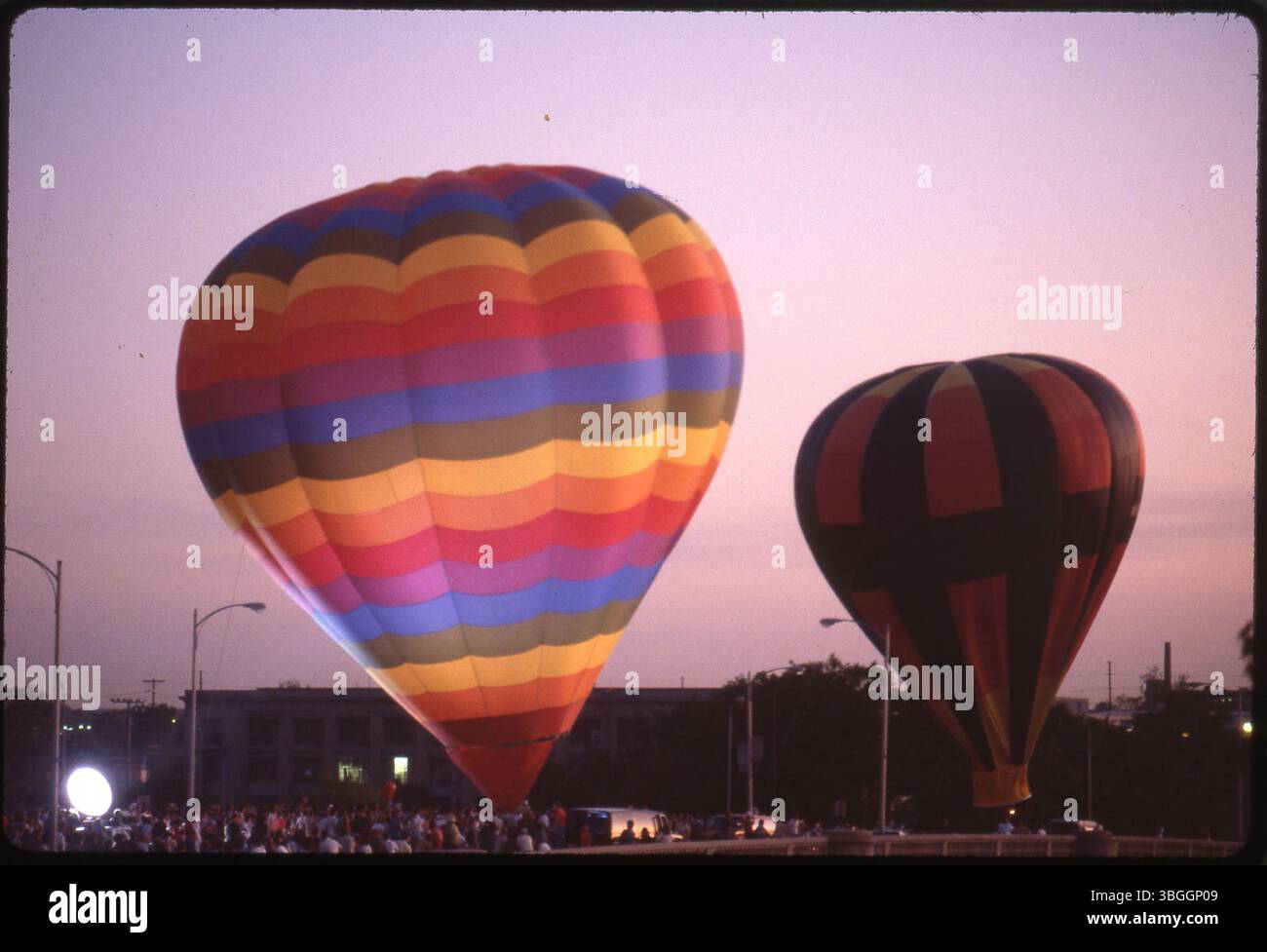 Fire breathing dragon float hi-res stock photography and images - Alamy