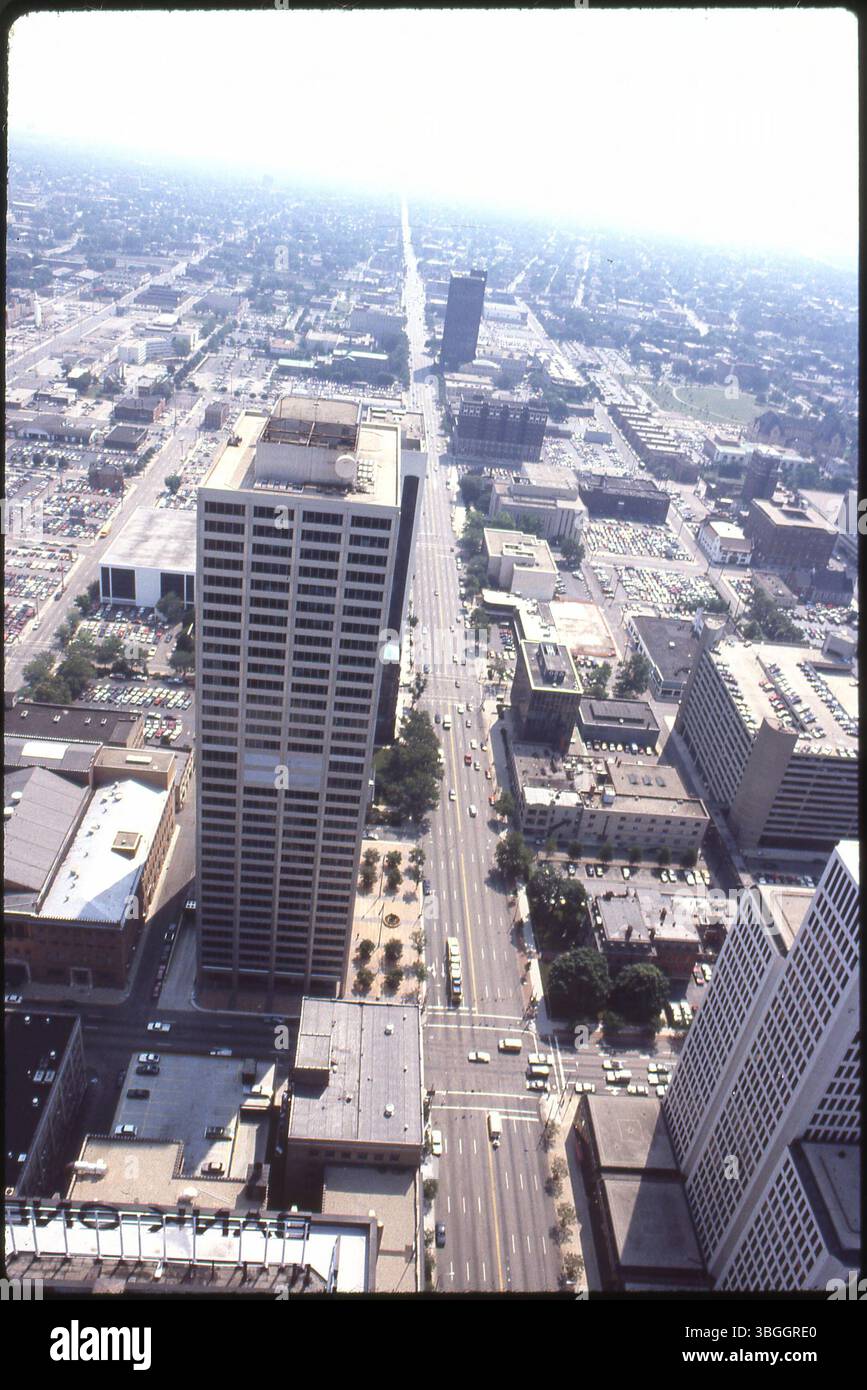 A 1987 aerial view along East Broad Street in Downtown Columbus ...