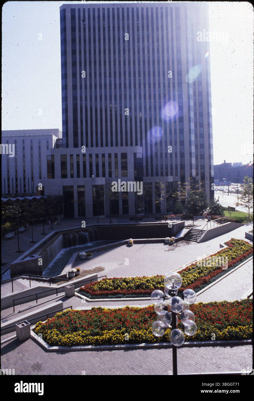 This 1982 photograph shows the 18-story Two Nationwide Plaza building ...