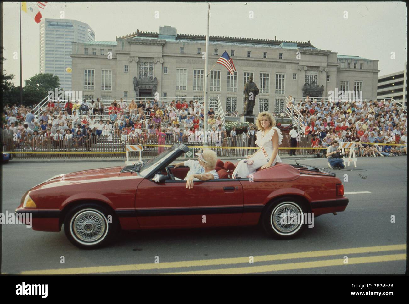 Columbus day parade 1990s hi-res stock photography and images - Alamy