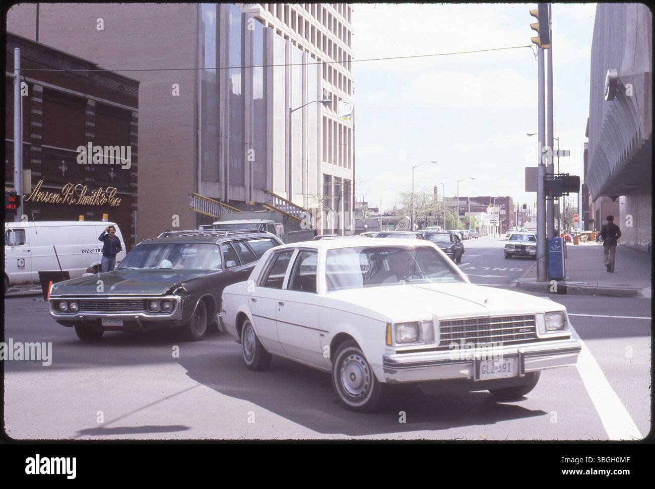 Traffic at the intersection of East Gay Street and North 3rd Street in ...