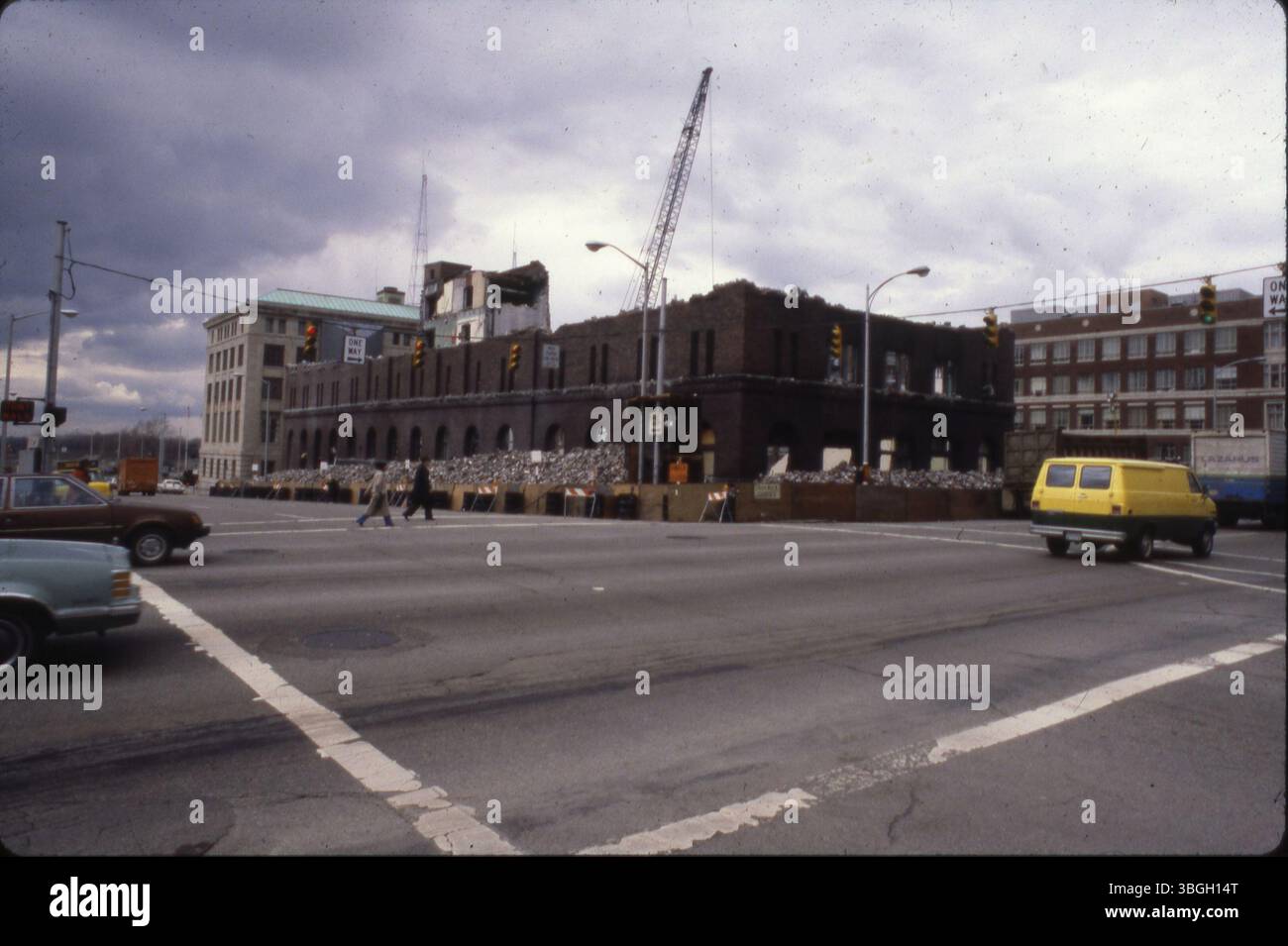 The City Hall Annex at 67 North Front Street, undergoing demolition in ...