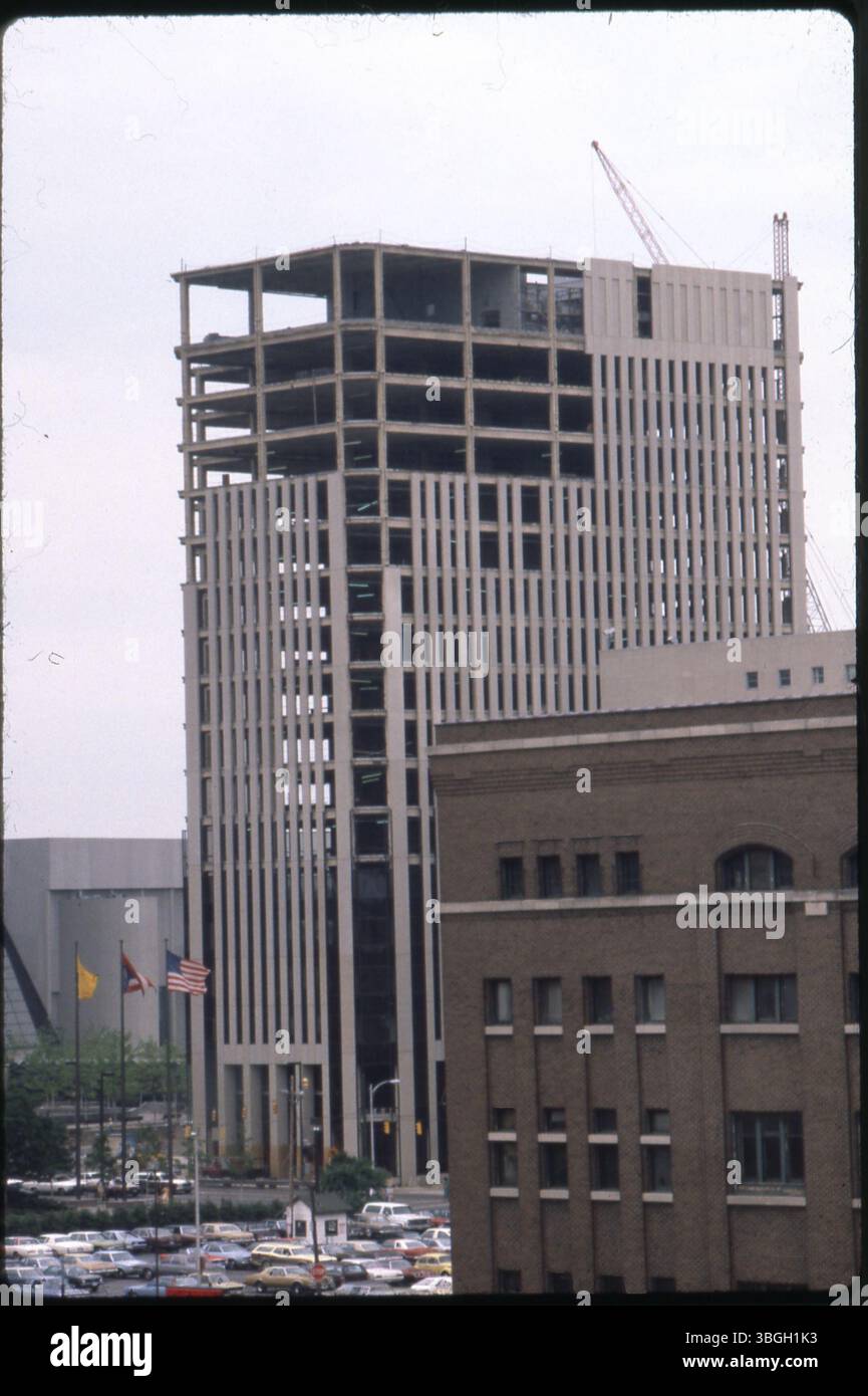 This image shows the construction of the Two Nationwide Plaza office ...