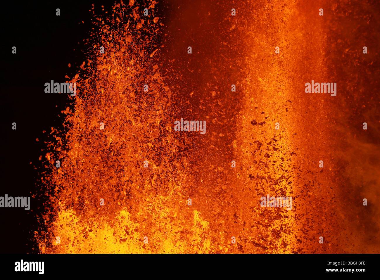 Kilauea, United States of America. 25 May, 2025. Close-up view of the ...