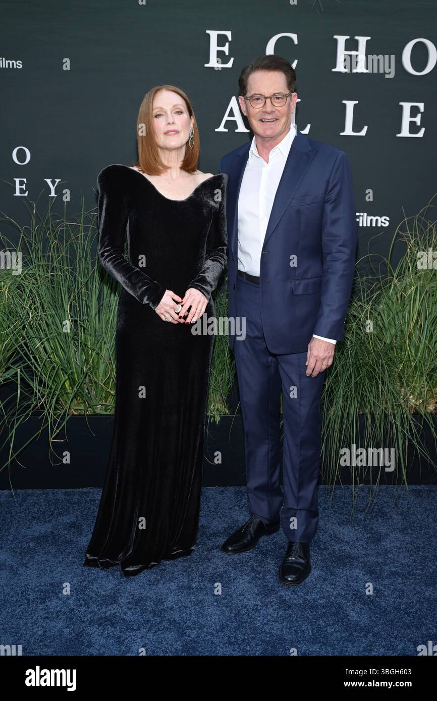 Photo by: NDZ/STAR MAX/IPx 2025 6/4/25 Sydney Sweeney an Julianne Moore ...