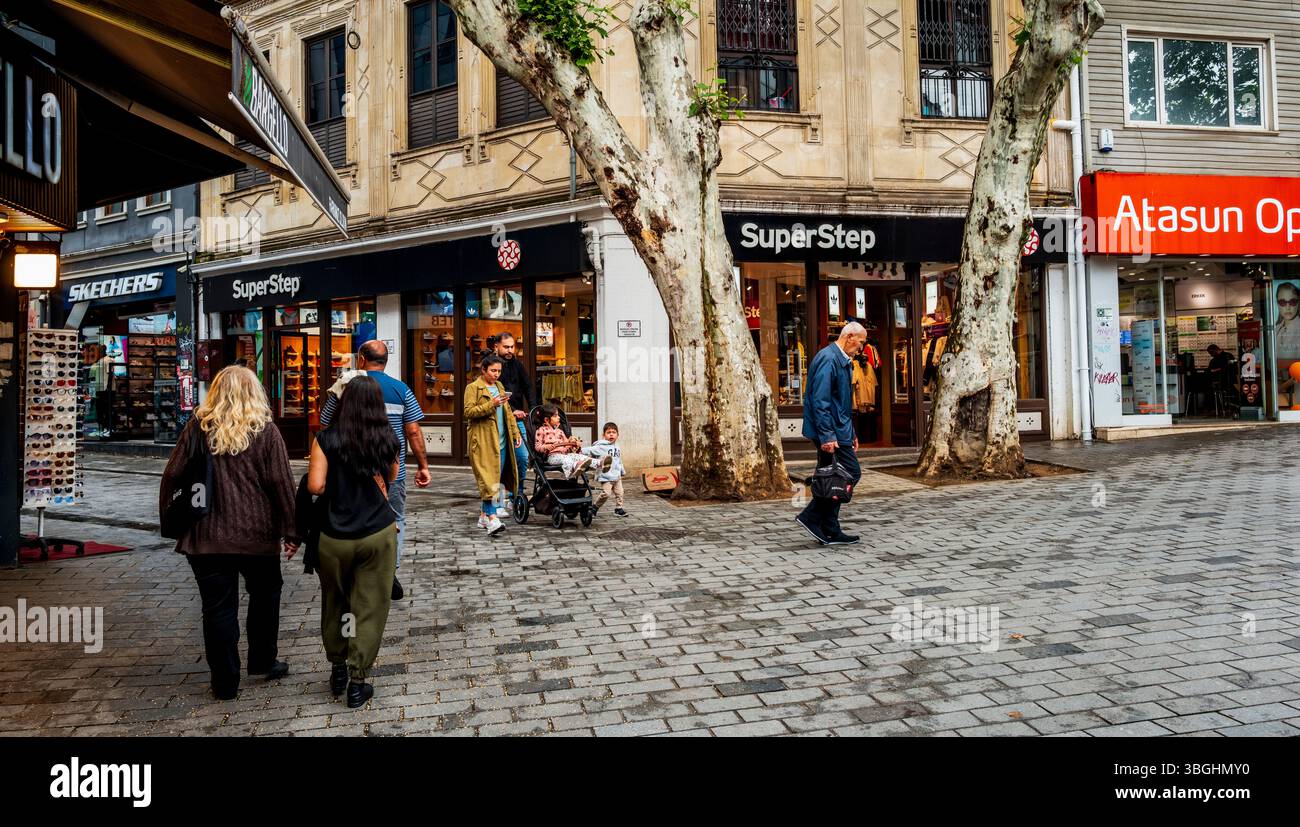 Street scene in Kadikoy, Istanbul, Turkey Stock Photo - Alamy