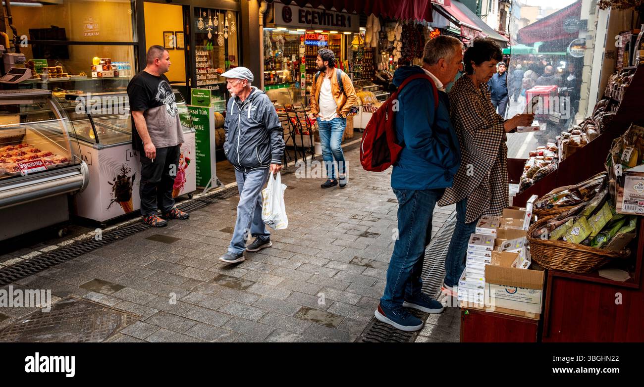 Street scene in Kadikoy, Istanbul, Turkey Stock Photo - Alamy