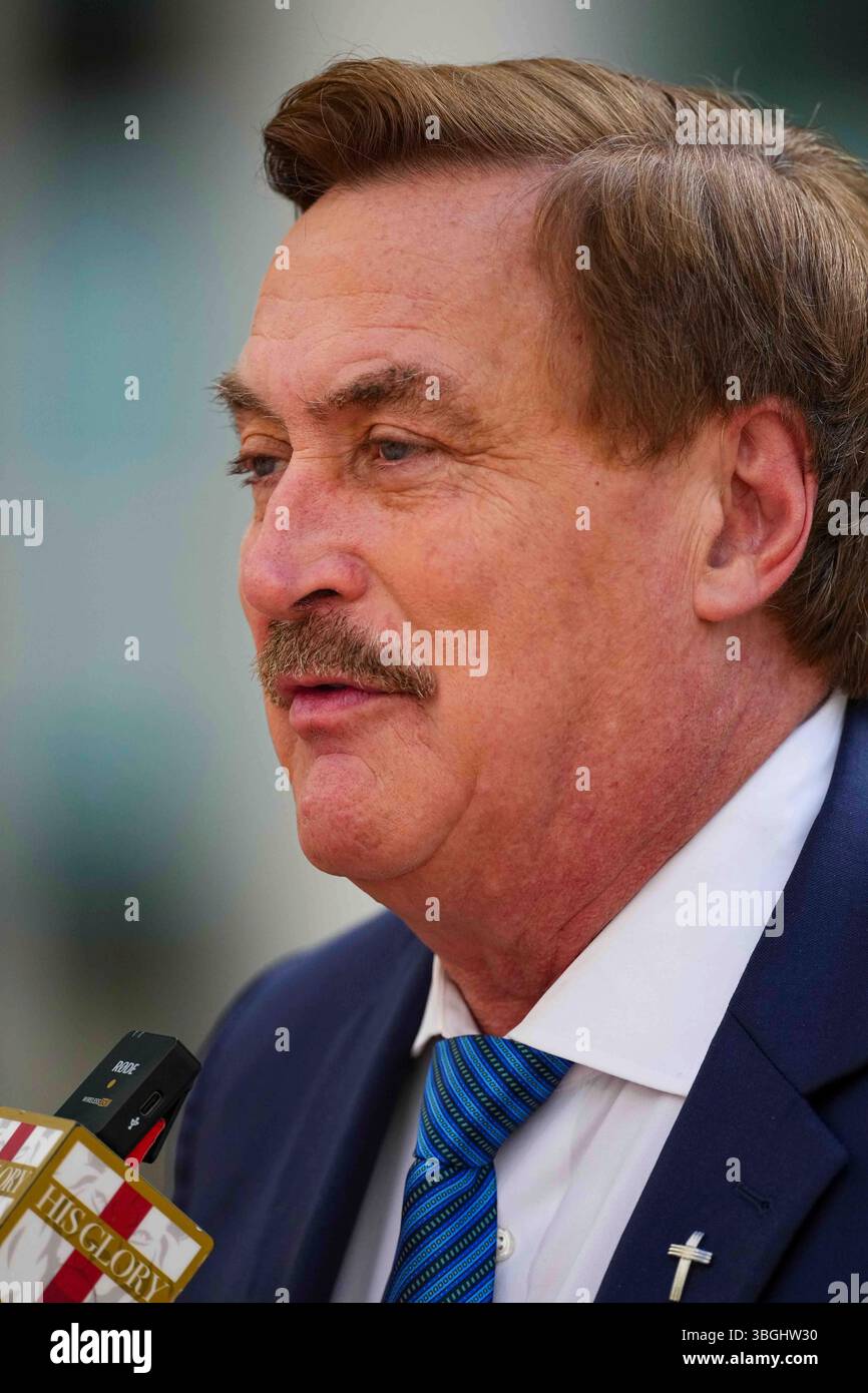 Mike Lindell talks to the media on his way into federal district court ...