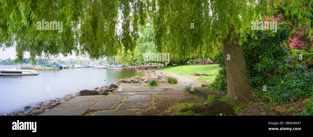 Lake Zurich lakeside path Stock Photo - Alamy
