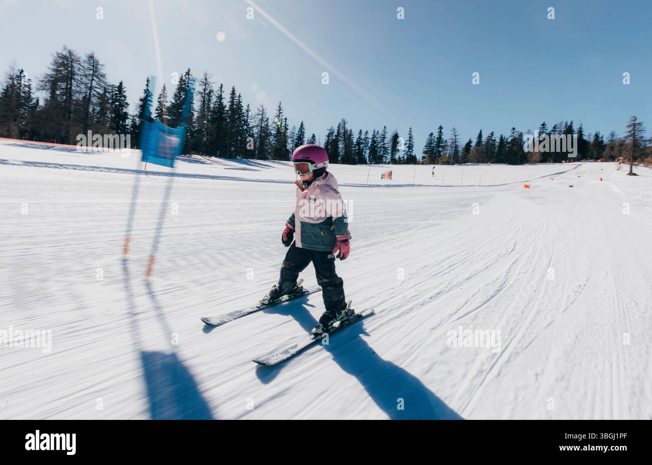 Girl skiing on ski hi-res stock photography and images - Alamy